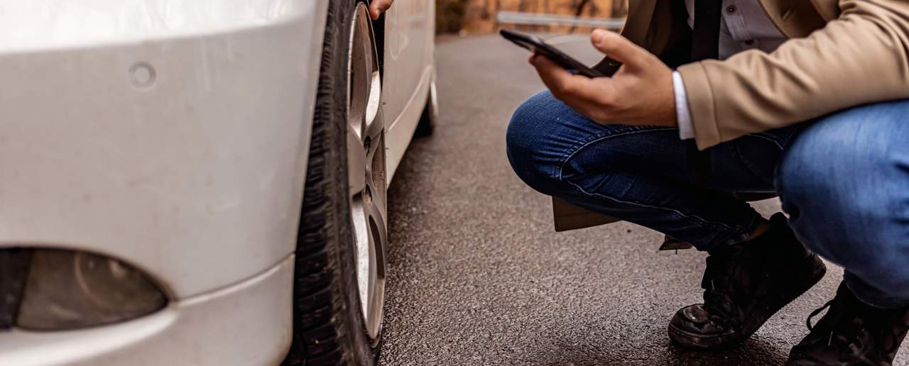 Guide: How to Safely Change a Car Wheel